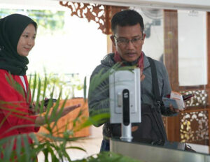 PT KAI Daop 7 Madiun Dukung SDGs, Kurangi Sampah Kertas Pakai Teknologi Boarding Face ...