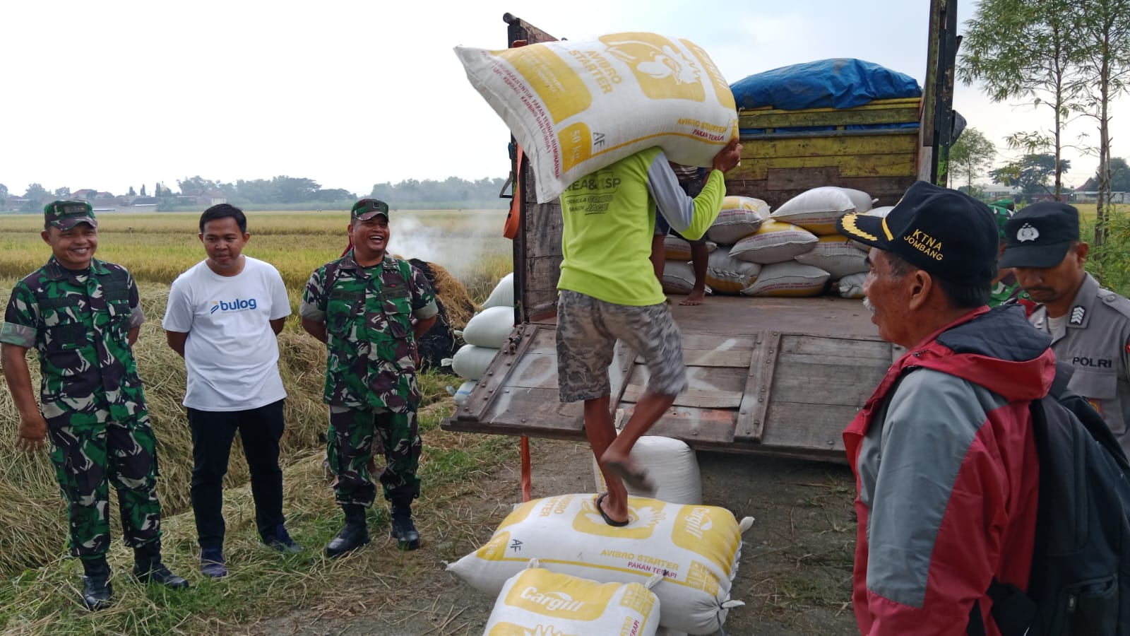 Perpadi Jombang Dukung BULOG Serap Gabah Petani Sesuai HPP | Harian Bhirawa