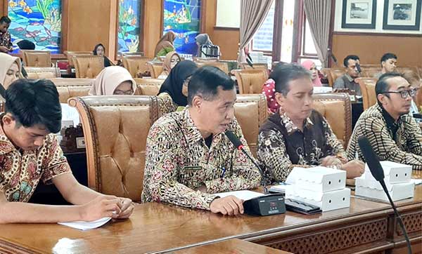 Anggarkan Dana untuk Pendirian KMP di 271 Desa dan Kelurahan | Harian Bhirawa