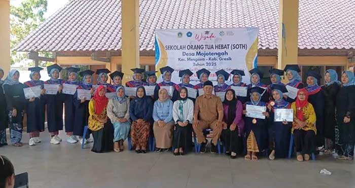 Wisuda Sekolah Orang Tua Hebat Angkatan ke-2 | Harian Bhirawa