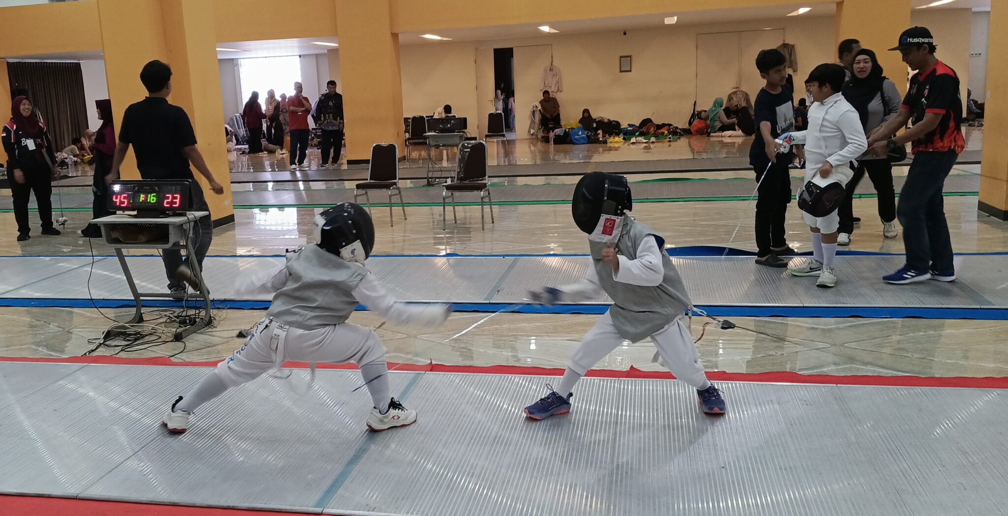 Ratusan Atlet Anggar Bersaing Raih Prestasi di SMAMDA Cup 2026 - Harian ...